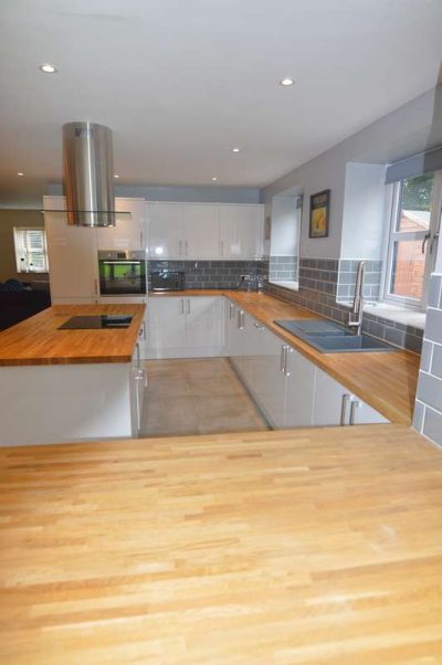 As New Howdens Greenwich Gloss White Kitchen