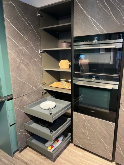 Ex Display Mobalpa Tallys Green & Artscut Kitchen Matching Quartz ...