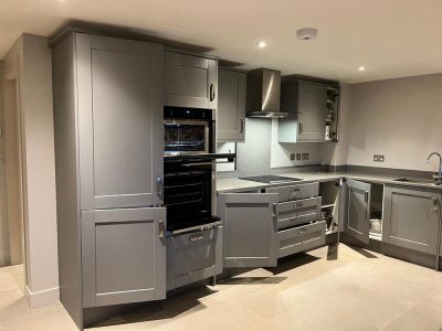 Howdens As New Shaker Style Graphite Grey Kitchen & Peninsular - 3831978