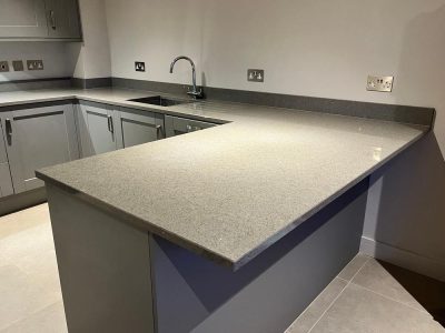 Howdens As New Shaker Style Graphite Grey Kitchen & Peninsular - 3831978