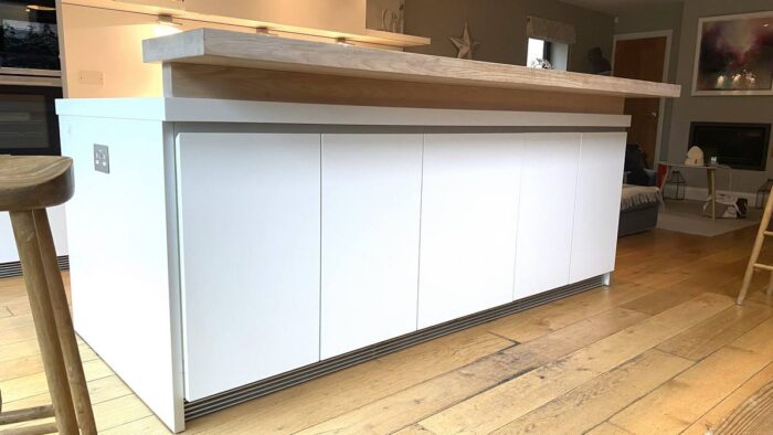 Bulthaup Matt White Handless Kitchen & Island Siemens Neff - 3832034 ...