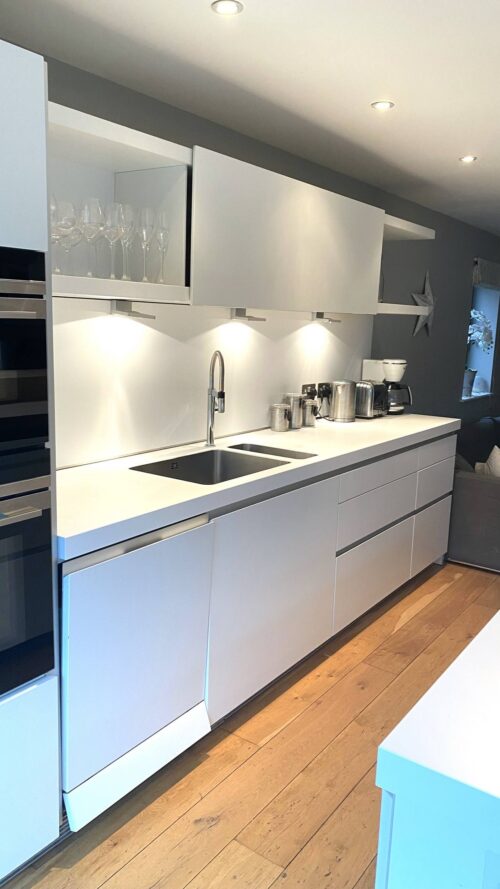 Bulthaup Matt White Handless Kitchen & Island Siemens Neff - 3832034 ...