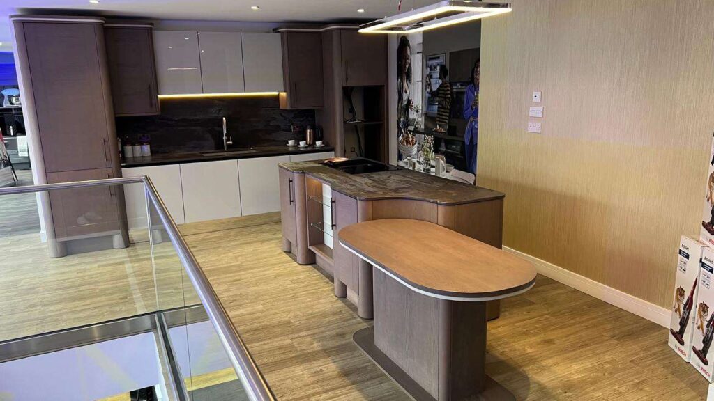 Ex Display Hybrid Callerton Kitchen & Island, Siemens Quooker - 3832019 ...