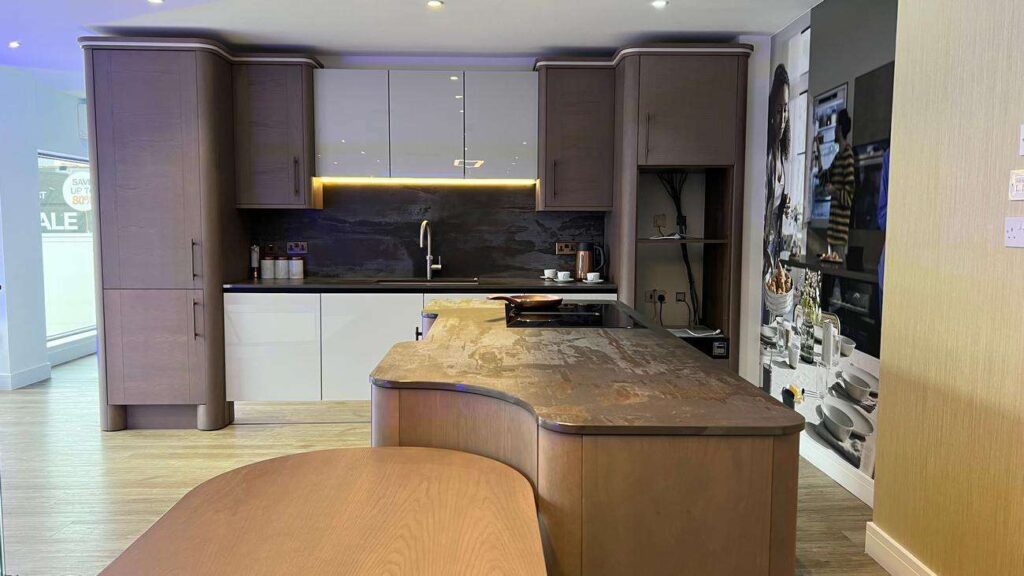 Ex Display Hybrid Callerton Kitchen & Island, Siemens Quooker - 3832019