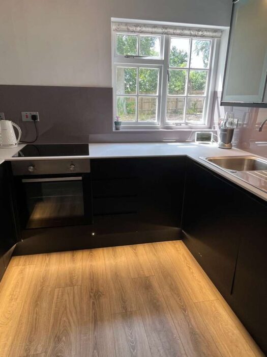 Compact Howdens Navy Modern Kitchen - Lamona Appliances - 3832160 ...
