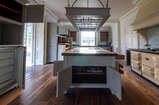 Chalon Style Traditional Hand painted Kitchen & Oak + 2 Butler Pantries ...