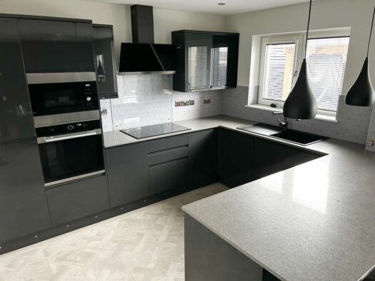Howdens Clerkenwell Charcoal Gloss Kitchen & Appliances Quartz Worktops ...