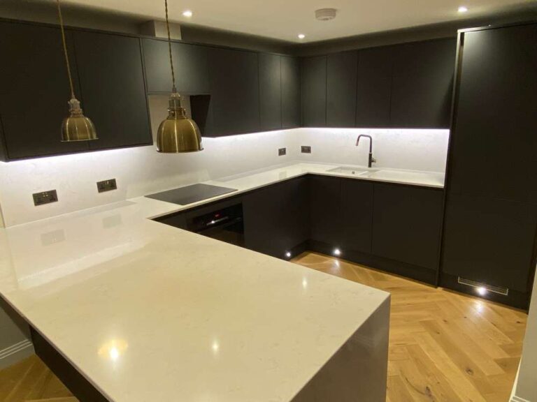 Howdens Hockley Charcoal Super Matt Handleless Kitchen & Peninsular ...