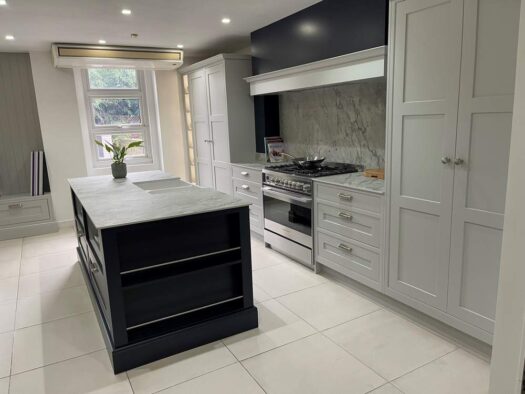 Ex Display Mereway InFrame Island Oak Carcass Lacquered Kitchen ...