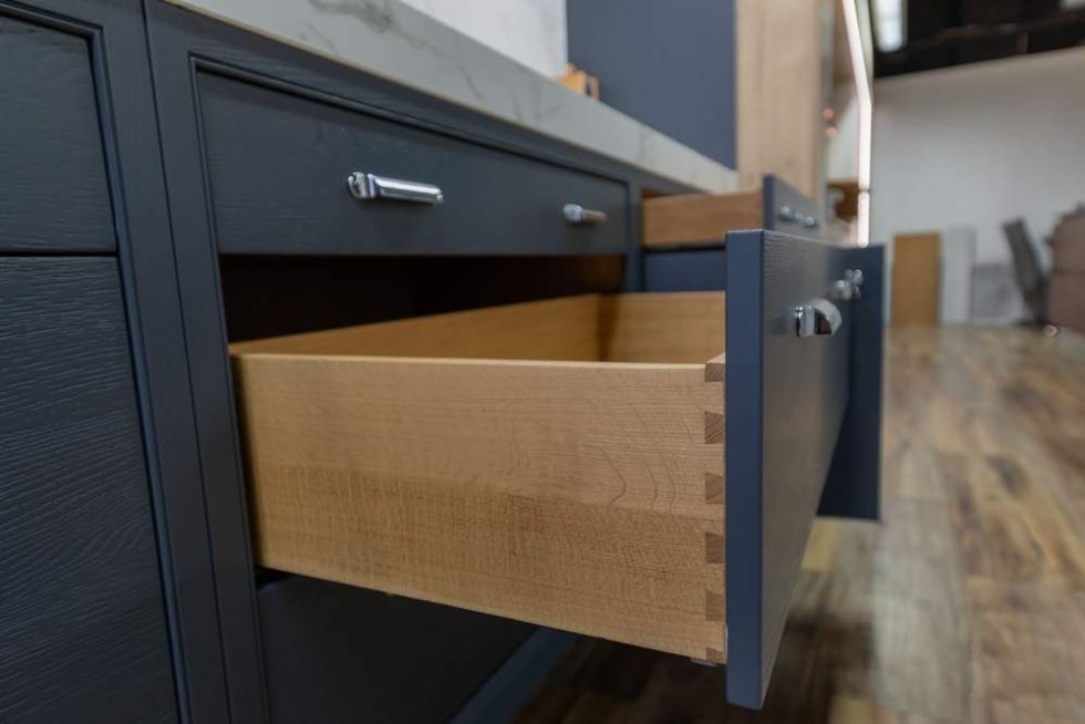 Ex Display Shaker Gun Metal Grey Lancaster Oak Carcass Kitchen & Island ...