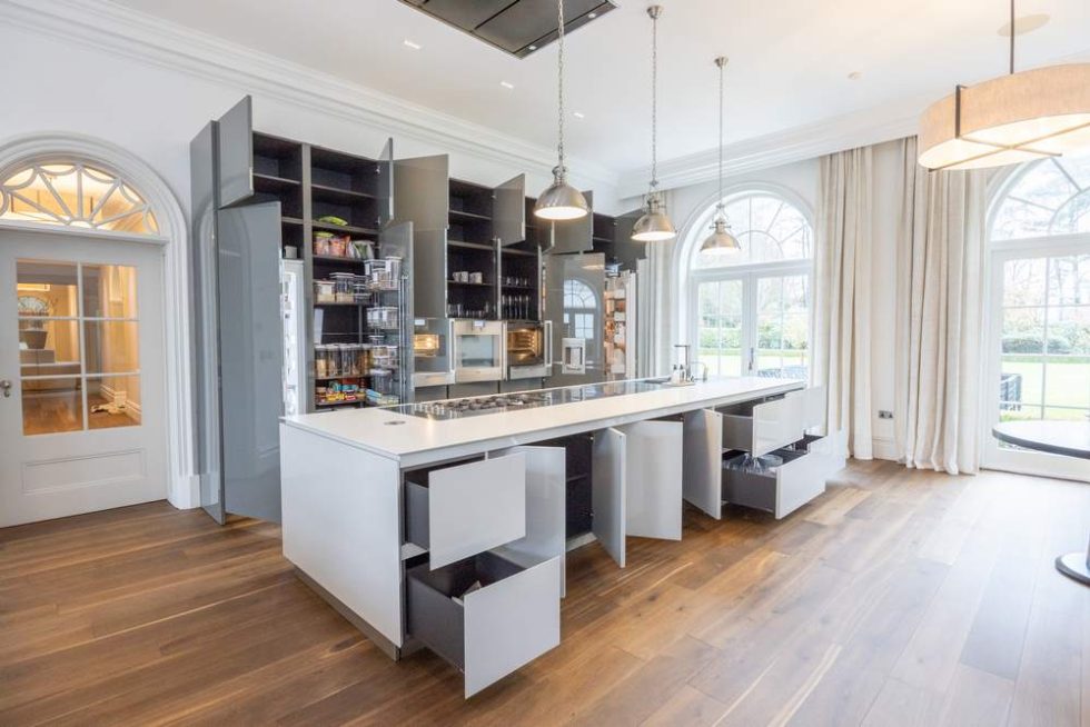 Luxury Poliform Large Kitchen plus Large Utility Room & Laundry Room ...