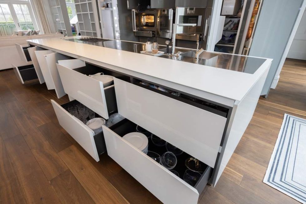 Luxury Poliform Large Kitchen plus Large Utility Room & Laundry Room ...