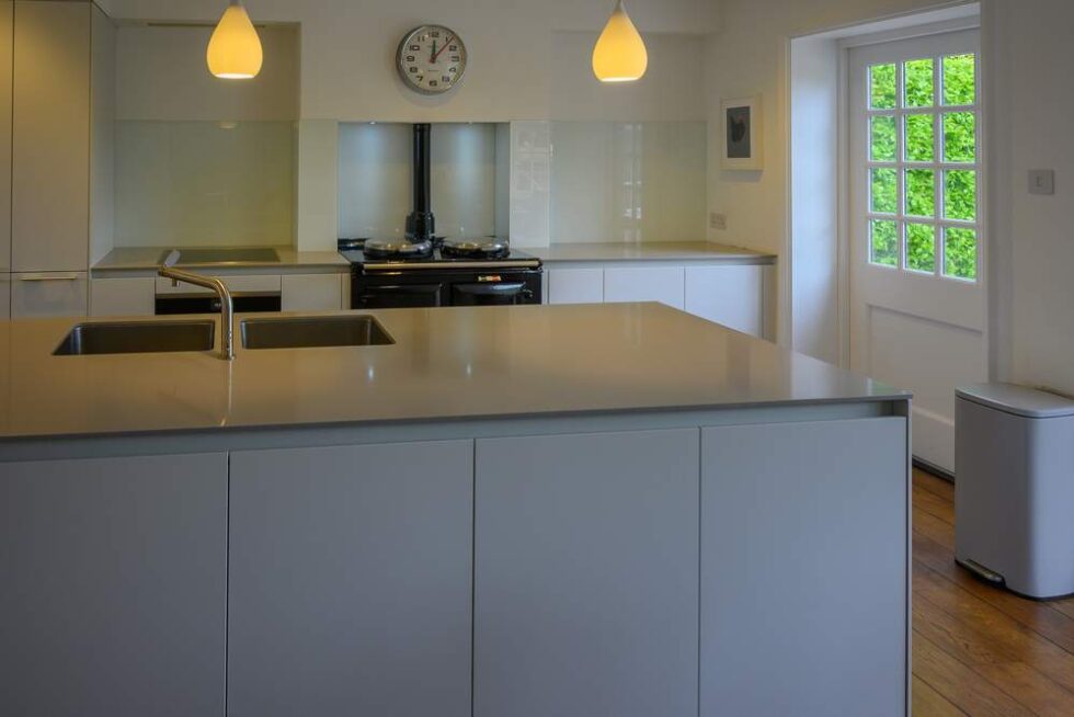 Bulthaup B3 Kaolin White Modern Kitchen with Large Matching Island ...