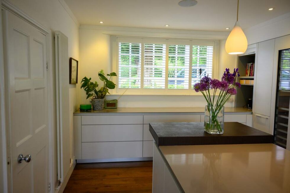 Bulthaup B3 Kaolin White Modern Kitchen with Large Matching Island ...