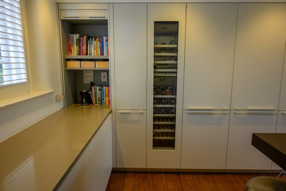 Bulthaup B3 Kaolin White Modern Kitchen with Large Matching Island ...