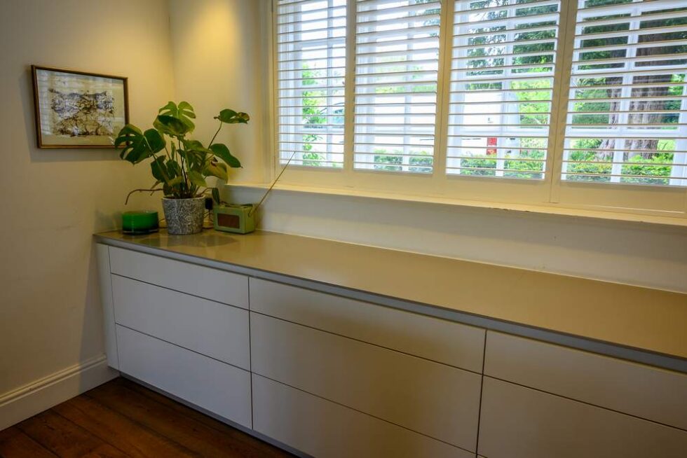 Bulthaup B3 Kaolin White Modern Kitchen with Large Matching Island ...