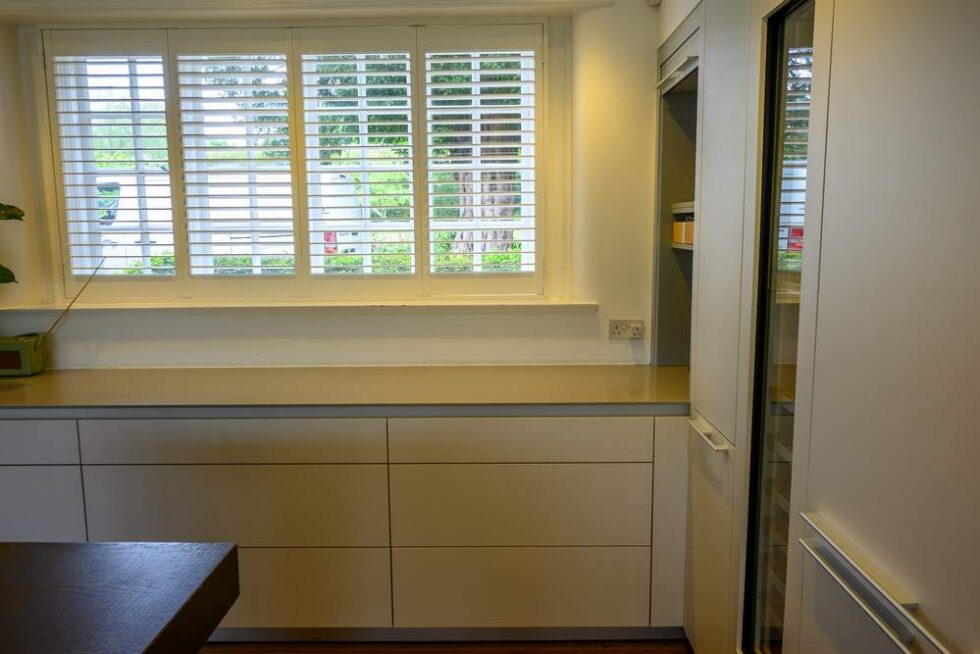 Bulthaup B3 Kaolin White Modern Kitchen with Large Matching Island ...