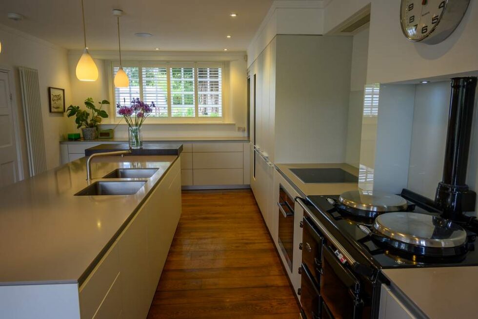 Bulthaup B3 Kaolin White Modern Kitchen with Large Matching Island ...