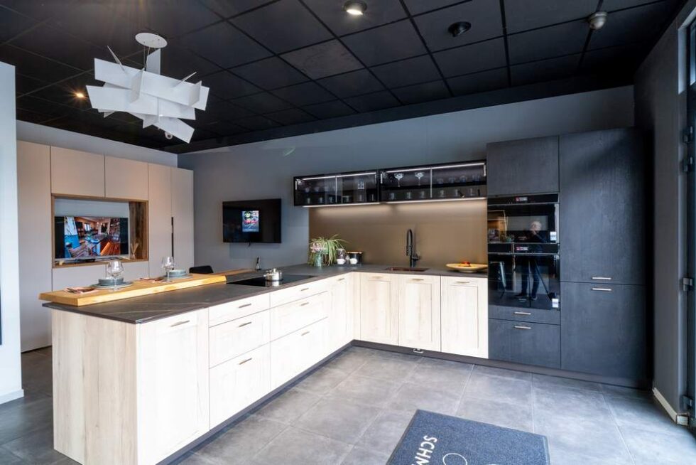 Ex Display Schmidt Arcos Frame Kitchen & Peninsular - 3832637 - Used ...
