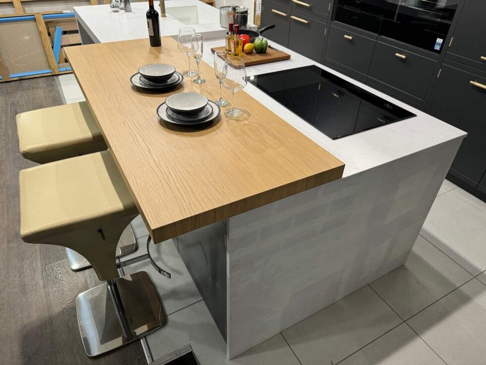 Ex Display Miton Anunba Anthracite Kitchen with Island inc Breakfast ...