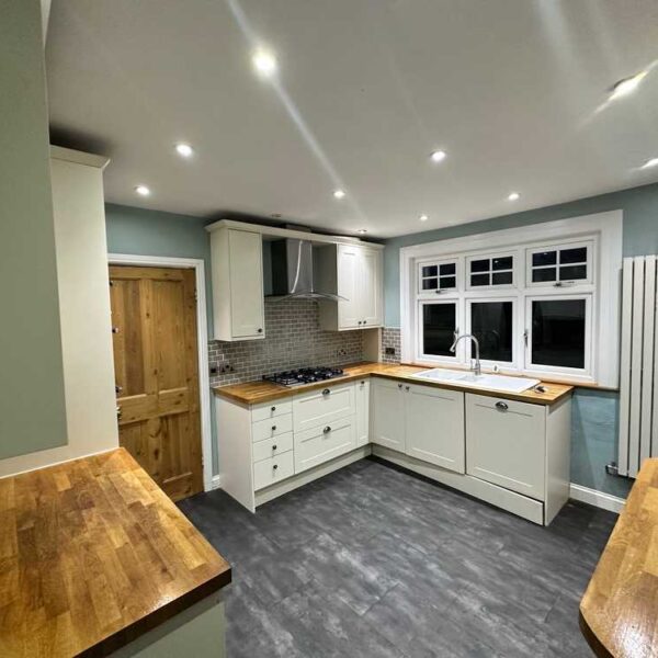 Howdens Buttercream Shaker Kitchen - AEG Appliances – Wooden Worktops ...