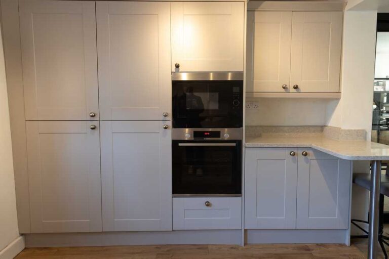 Wren Stone Grey - Cashmere Shaker Kitchen with Breakfast Bar - 3832996 ...